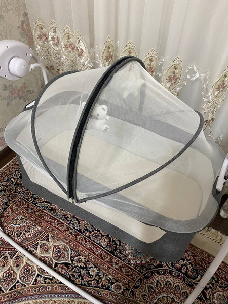 Продается детская электронная колыбельная люлька Caretta Sunny Baby