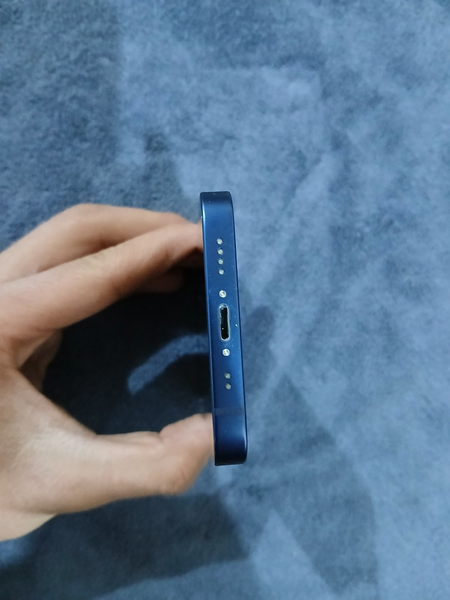 Прадаётся iphone 12 mini