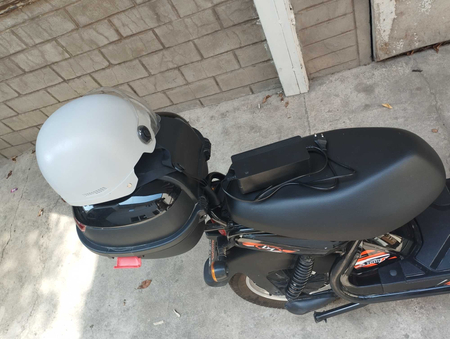 Electric Skuter Largo Motors