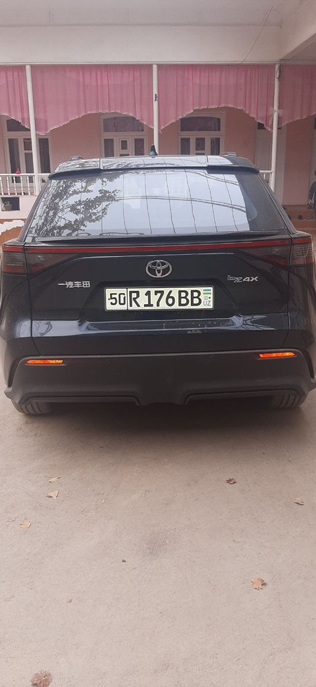 Toyota RAV4 Elektoro mobil