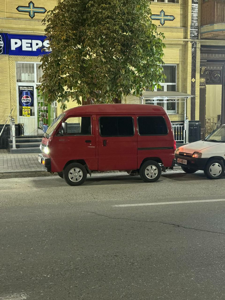 Damas 1995 yil , rangi kizil , propanda yuradi