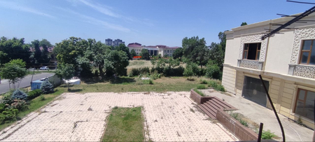Продается отдельно стоящие здания коммерческое назначения.