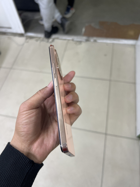 Vivo Y28. Srocna sotiladi