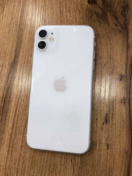 Iphone 11 White 64 gb KH/A