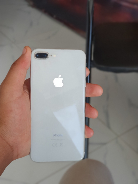 Iphone 8 plus .aybi yoq yengiday