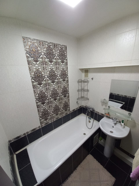 Юнусабад 4-квартл Ориентир:Круг Автосалон{2/5/9}Евро Меб+Тех 57м²
