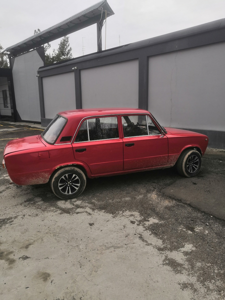 Jiguli 2111 sotiladi
