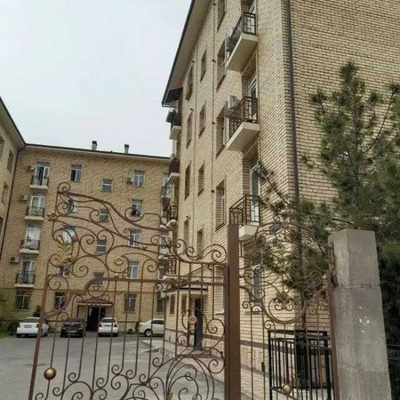 Шайхан Тахур 2/5/5  ул. Караташ , Бинькоф  срочна  сотилади