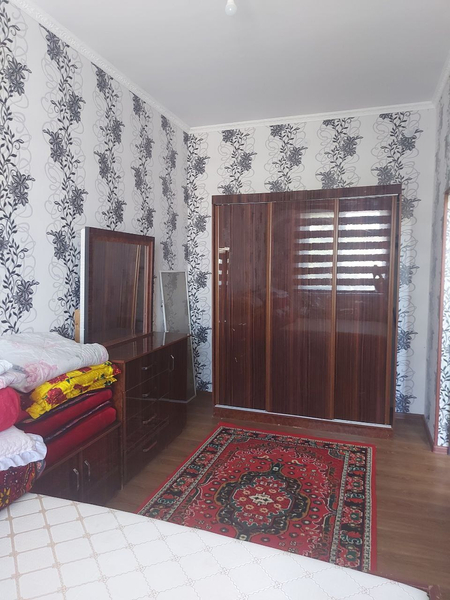 Стадион кучада янги домда 2хонали хонали кв 250$га ижарага берилади