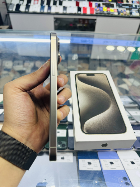 iPhone 15 Pro Max 1 TB ideal
