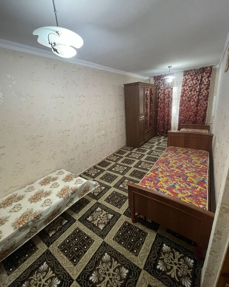Азиз базар.Срочно Сдаётся 2 ком чистая квартира.Шота Руставели