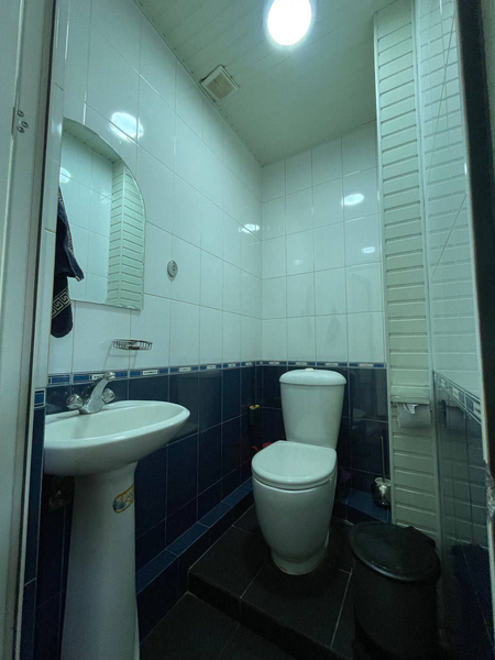 Тинчлик метро: 5-хона, 3-қават, 5-қаватли дом 2*6 балкон 100м²