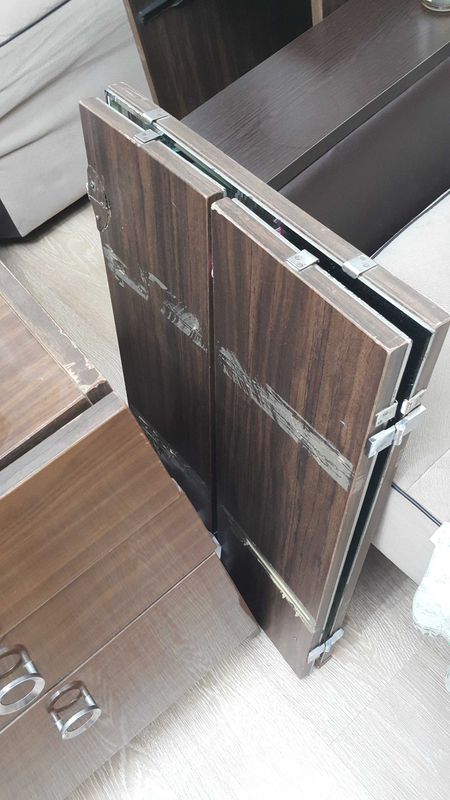 Срочно продается тумба и комод, зеркало и полка. Производство Рига