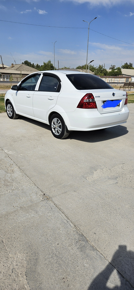 Продаётся авто Ravon R3 автомат