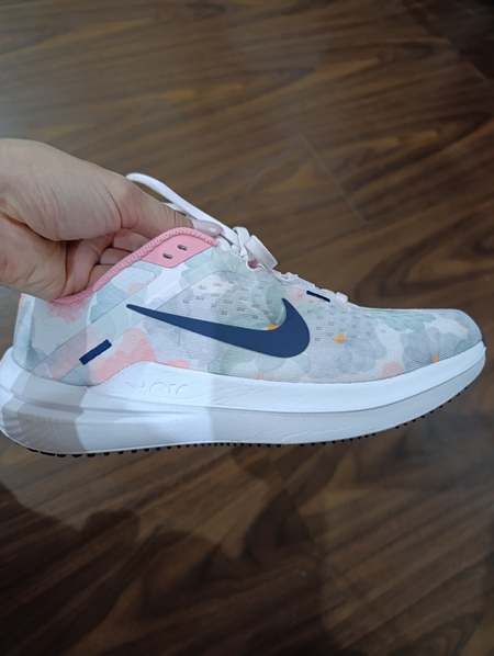 Кроссовки nike  фирменные из Дубай