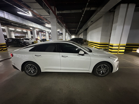 Kia K5                  .