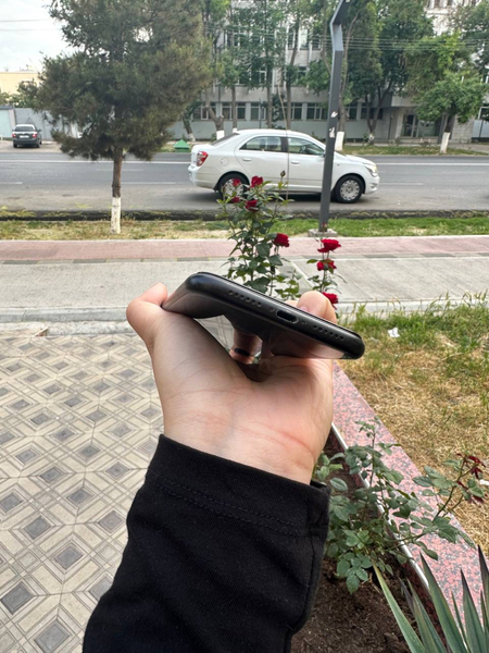 iPhone XR черный