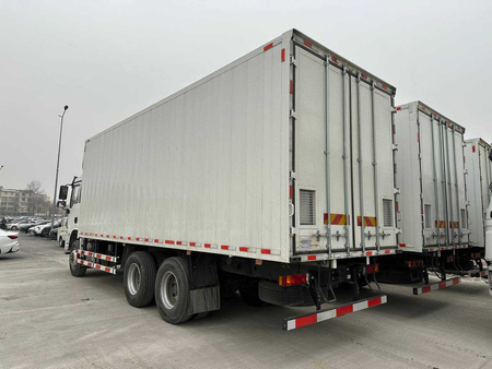 Фургон SHACMAN L3000 7.5 метр