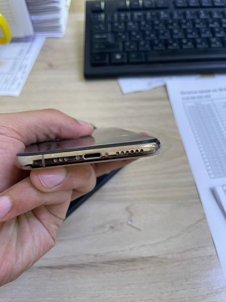 Iphone XS sotiladi