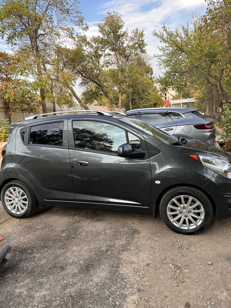 Chevrolet Spark 2020 г., 1,25 литра двигатель, макс. комплектация