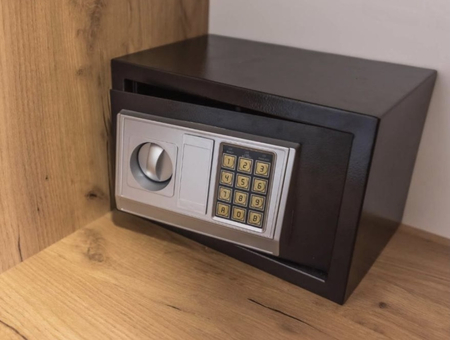Сейф seyf elektronni 20x30x20 sm