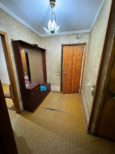Чилонзор 22 квартал. 3/3/4 68м². Без ремонт бал 2*6. Кирпичный дом