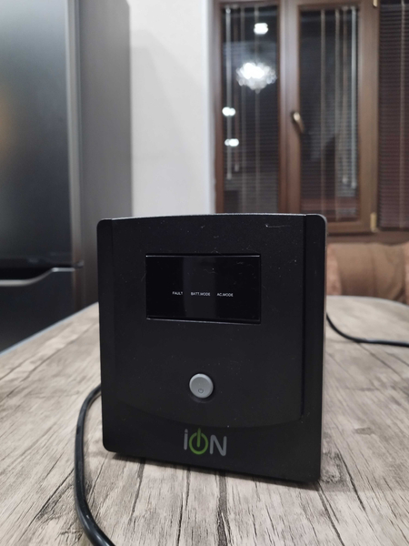Источник бесперебойного питания  UPS  iON
