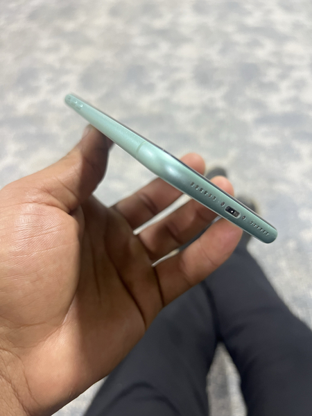 iPhone 11    64 Gb