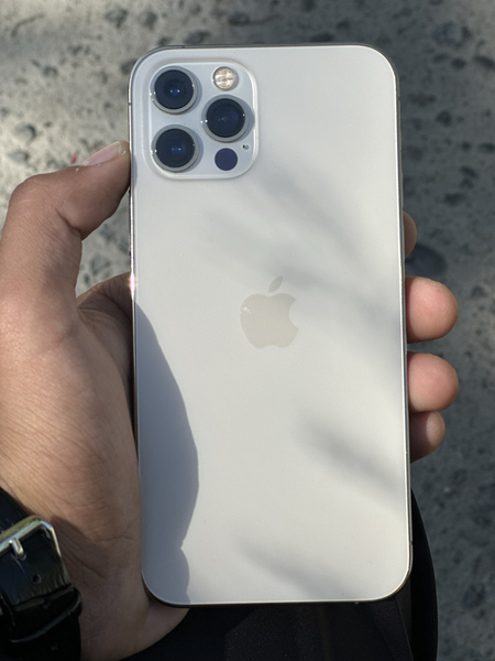 Iphone 12 pro sotiladi