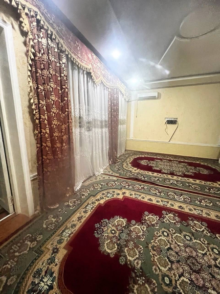 Сдаю 9 комнатнаю дом в сергели, машина базар! Ариентир мост сергели!