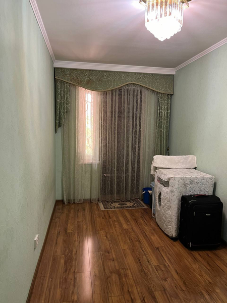 Продам 4/1/4 Дархан 77-серия