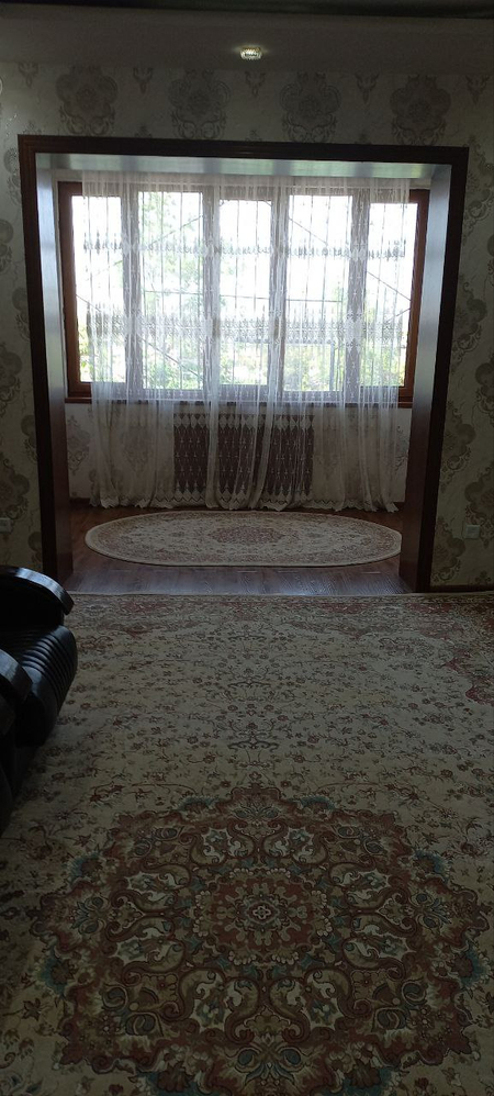 Arenda 8a Dehqon bozor 2 xona mebel texnika
