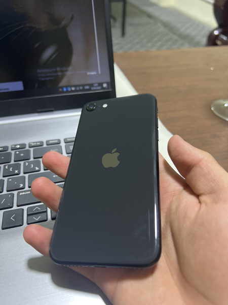 Iphone.  SE 2020