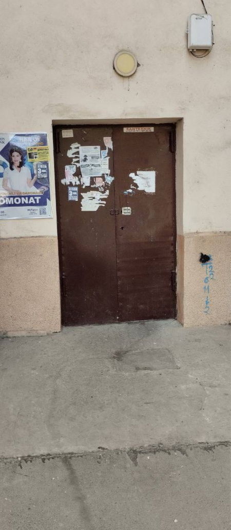 Продаются две железыне двери