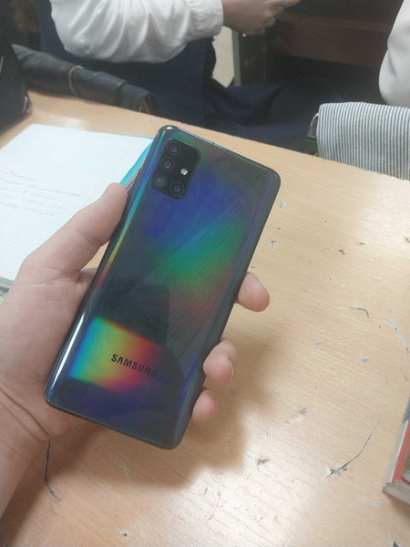 Samsung a51 F 64/4 gb