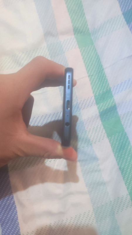 Moto G 54 5G karopka dakiment yangi unuman ishlatili magan