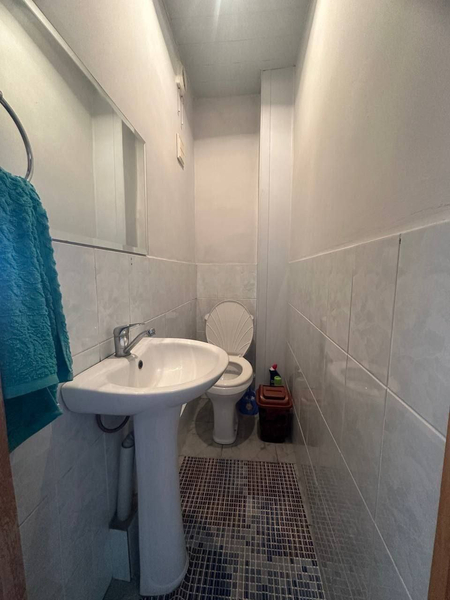 Yunusobod 17 kvartl 2 xonali kvartira Sotiladi 2/9/9 Odelniy xod