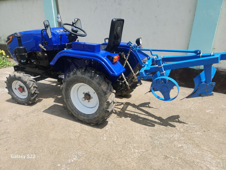 Mini traktor yangi