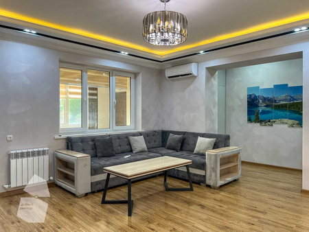 (Добрый) Чимкентская (110 школа, ЦУМ), 60 м², 2/4/4, Уютная