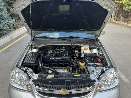 Lasetti 1.6 bezinda ideal