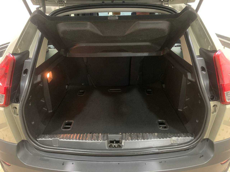 Lada Xray Cross LUXE prestige