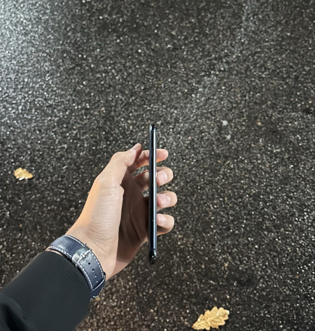 Iphone SE 2022 sotiladi xolat zor ayb yo ochilmagan bez karopka Akk 89