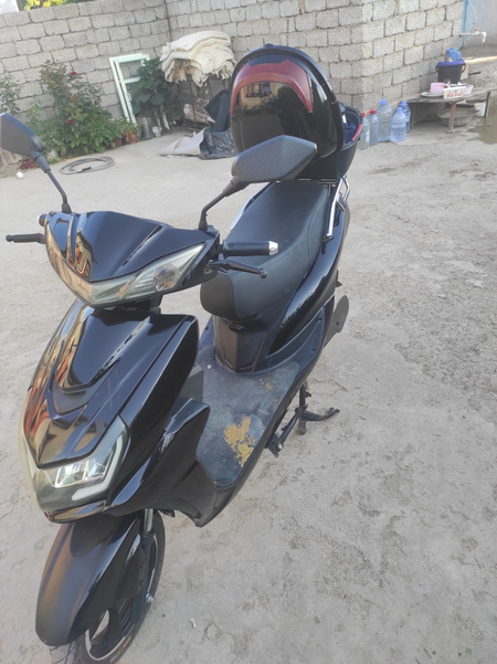 Moto skuter sotiladi