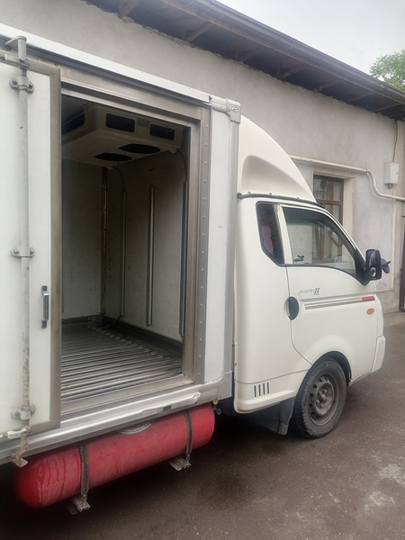 Курьер Доставка пищевых Рефрежератор Hyundai Porter 2plus