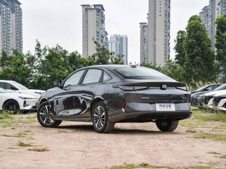 Gonzo Motors - Changan Qinyuan A05 Гибрид