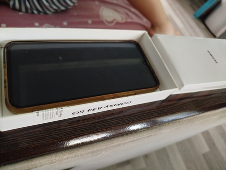 Продается телефон Самсунг Галакси А34 5G в хорошем состоянии.