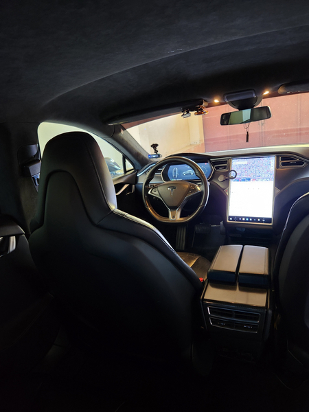 Tesla model S/85