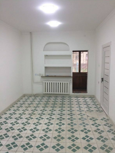 Аренда: Тур Фирма,  Салон красоты, 75м2 у дороги