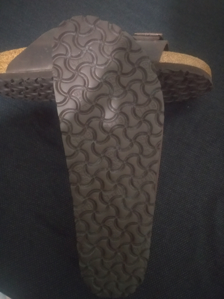 Продам шлёпки Birkenstock 45 го размера.