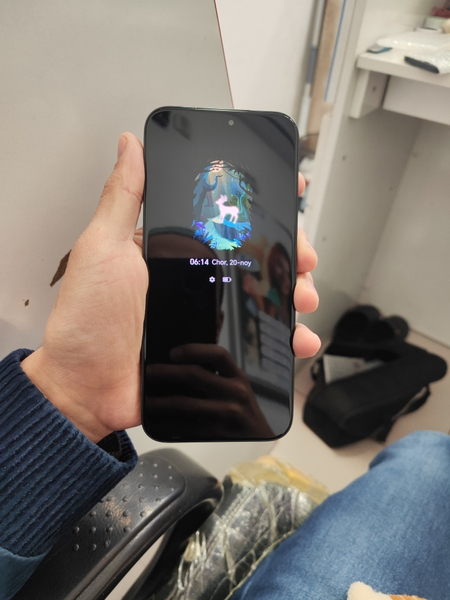 Honor 200 lite.  Yangidek